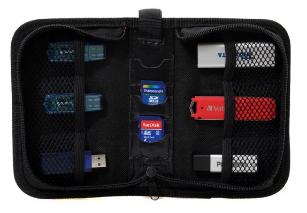 MediaRange wallet for 6 USB keys and 3 SD cards - 1 piece